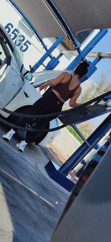 Sexy Latina MILF in Aurola Leggings at the Car Wash 😋🤤 FIRST POST (OC ...
