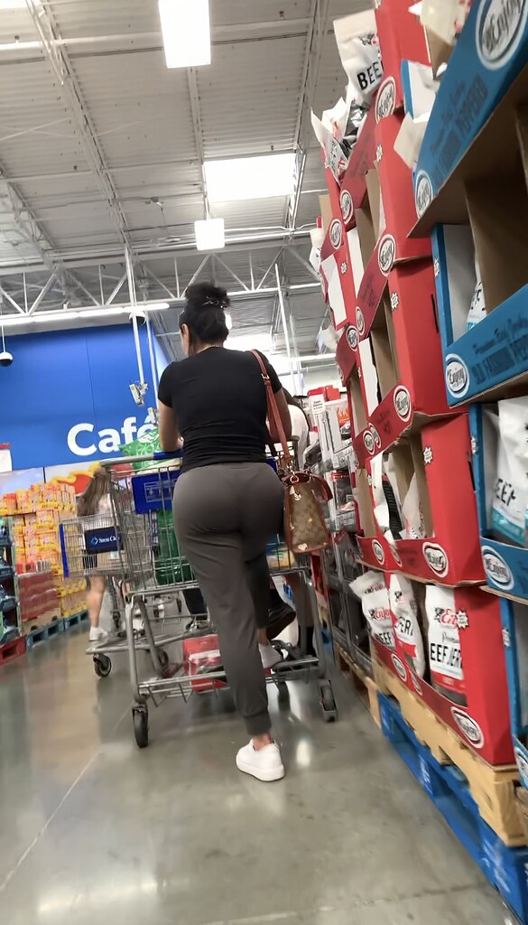 ButterFace with a nice BBL BUTT… VPL - Tight Jeans - Forum