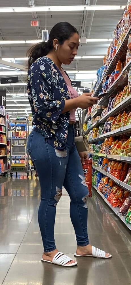 Thick mami had movement. (OC) - Tight Jeans - Forum