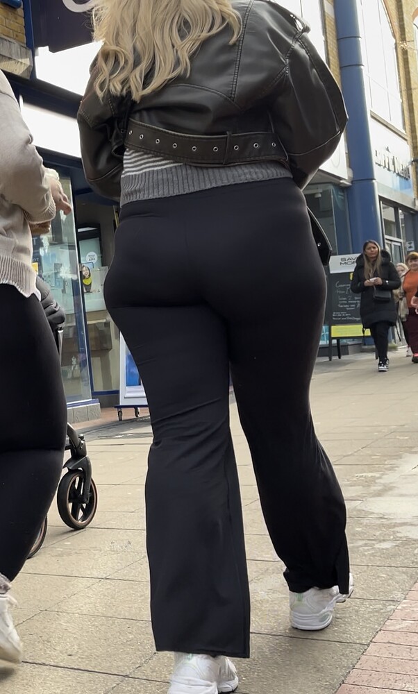 Yummy curvy PAWG in black slack leggings - Spandex, Leggings & Yoga ...