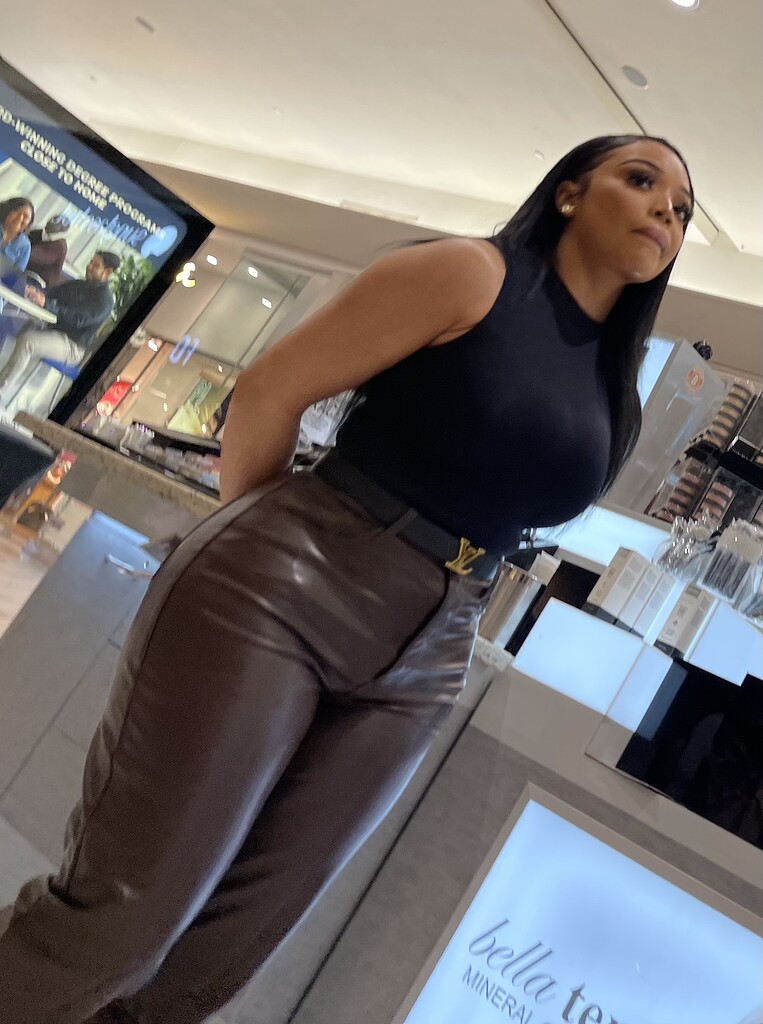 THICCC THICCC THICCC IS BACK! 🍑🤤😩 PT2 (OC) - Spandex, Leggings & Yoga ...