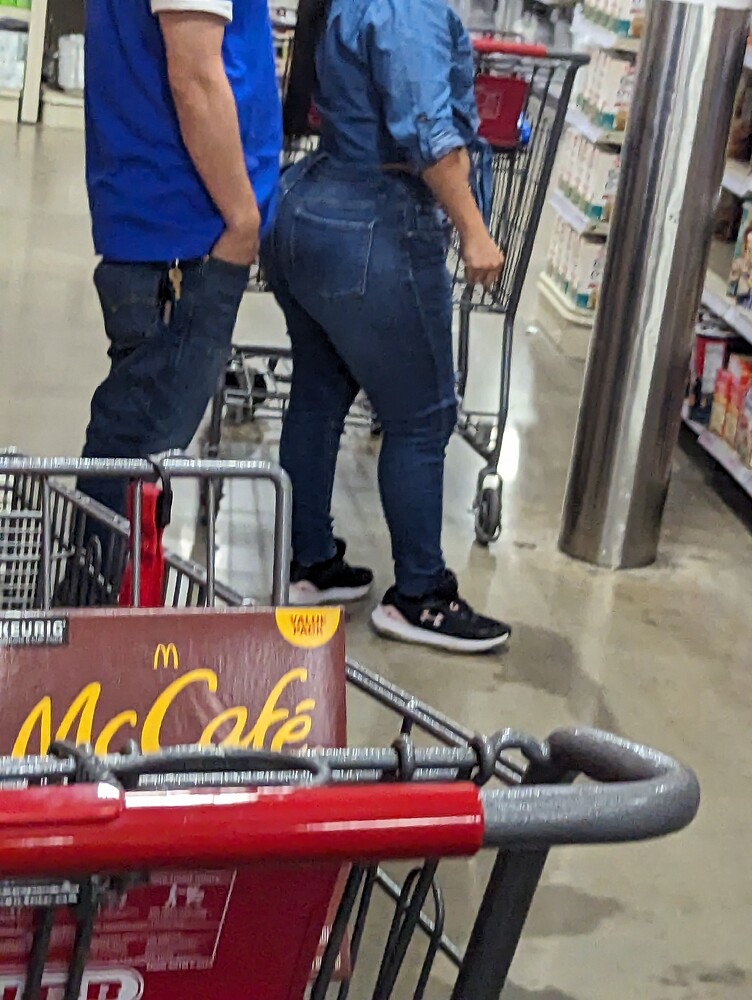 Butterface latina with huge ass in jeans - Tight Jeans - Forum