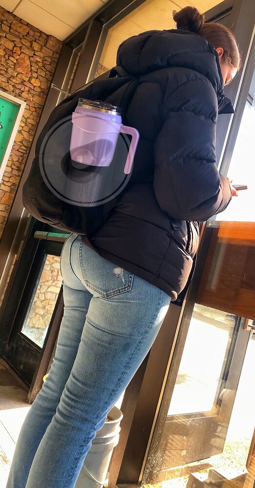 College girl in tight light jeans at bus station - Tight Jeans - Forum