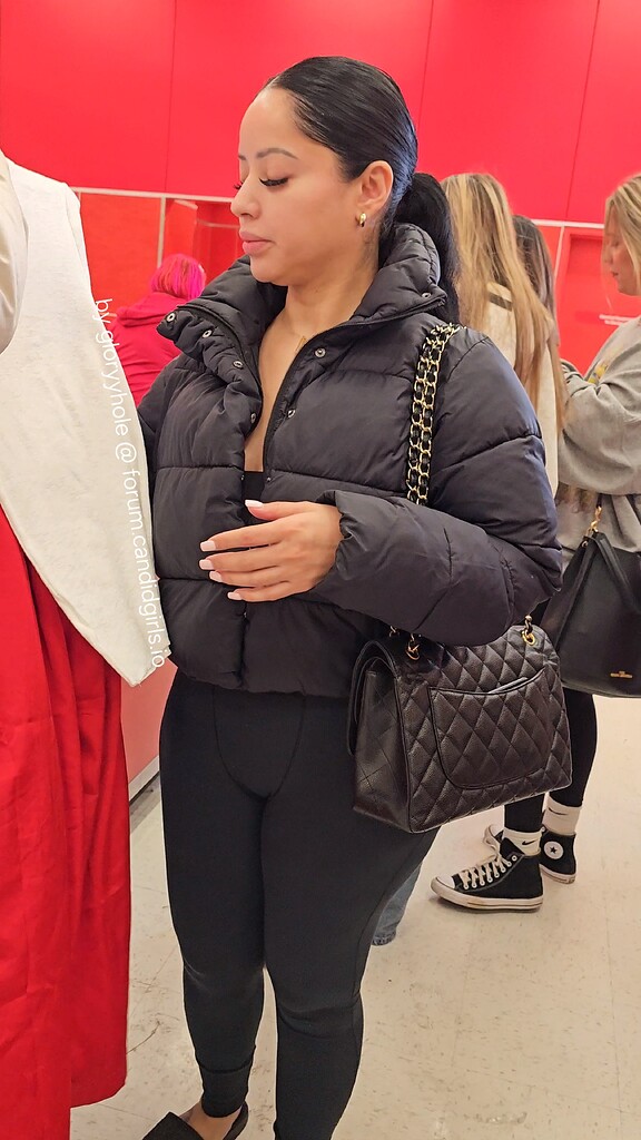 BBL Latina Baddie 😍 [OC] - Spandex, Leggings & Yoga Pants - Forum