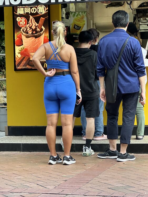 PAWG Blonde ordering Mcdonalds - Spandex, Leggings & Yoga Pants - Forum