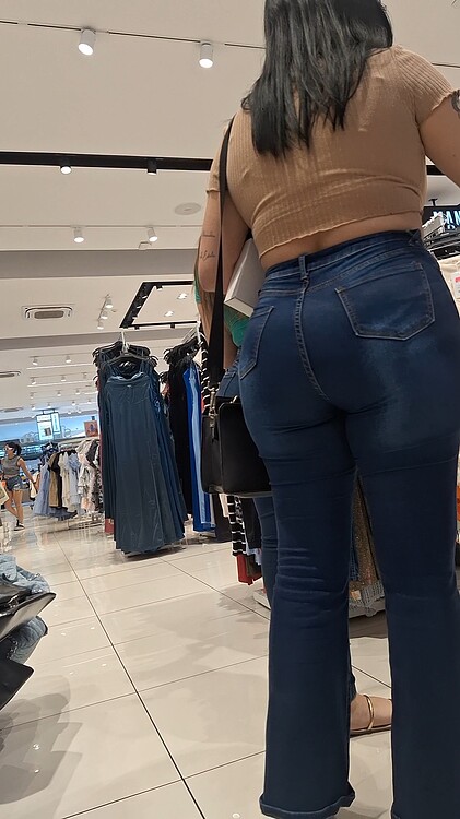 Two big culos latinos, mom and her girl, pair of mamasitas [oc] - Tight Jeans - Forum