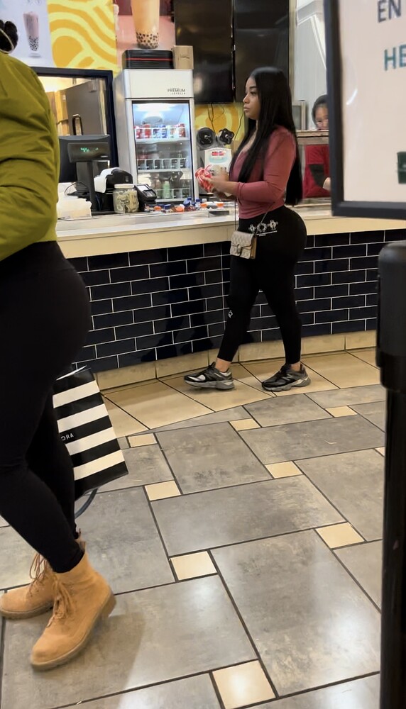 Dominican Doll Packing a Crazy Shelf Ass (oc) - Spandex, Leggings ...