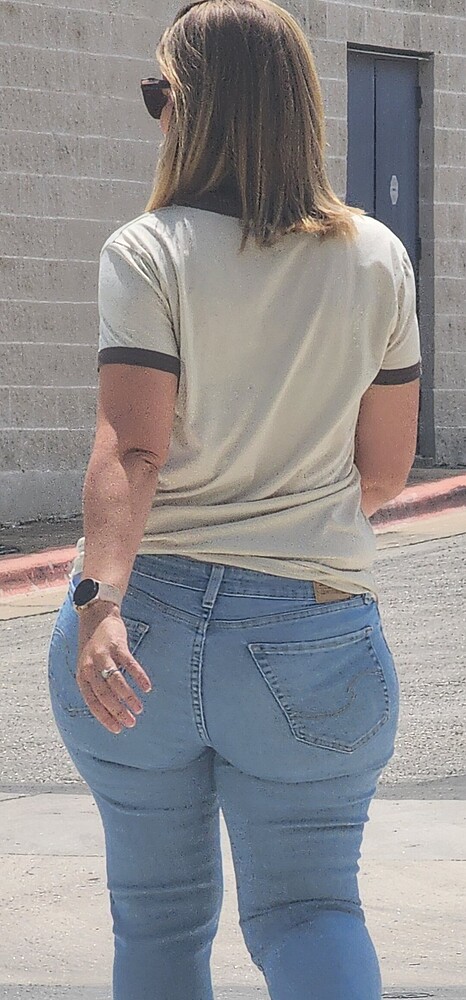 Holy Cannoli Thats A PHAT ASS White Milf Tight Jeans Forum Holy Cannoli Thats A PHAT ASS White Milf Tight Jeans Forum