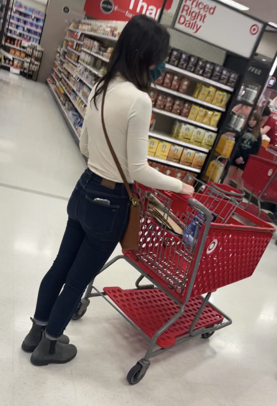 Cute milf ! - Tight Jeans - Forum