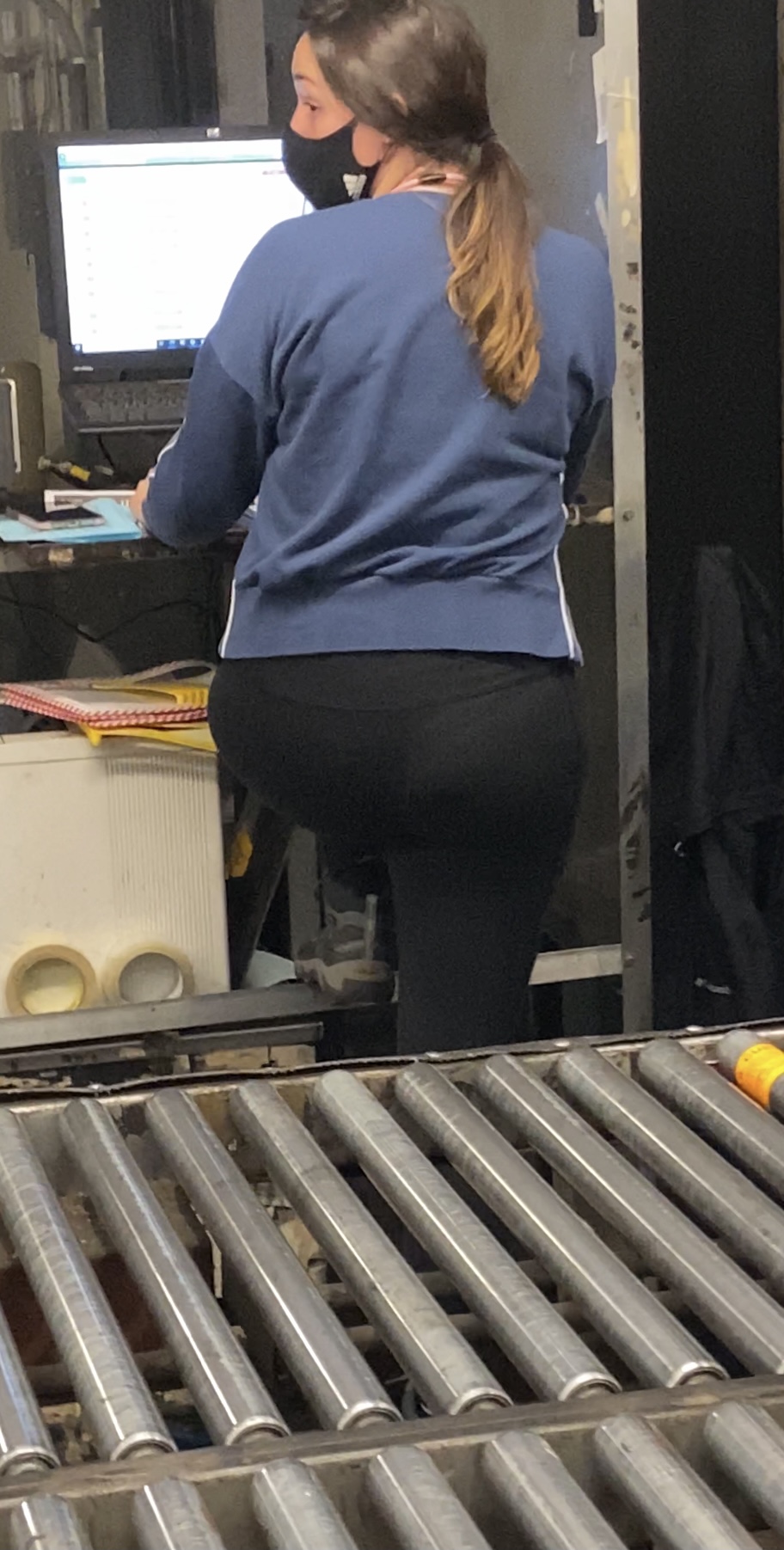 Juicy Ass Coworker With Vpl Vtl Spandex Leggings And Yoga Pants Forum