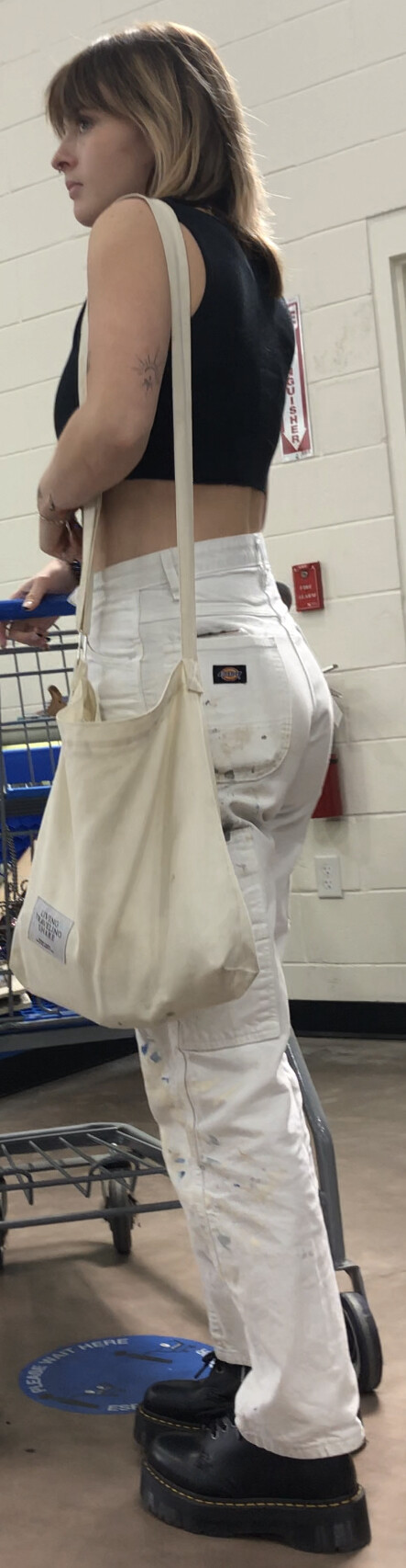 White jeans busty thot and a bonus string peek - Tight Jeans - Forum