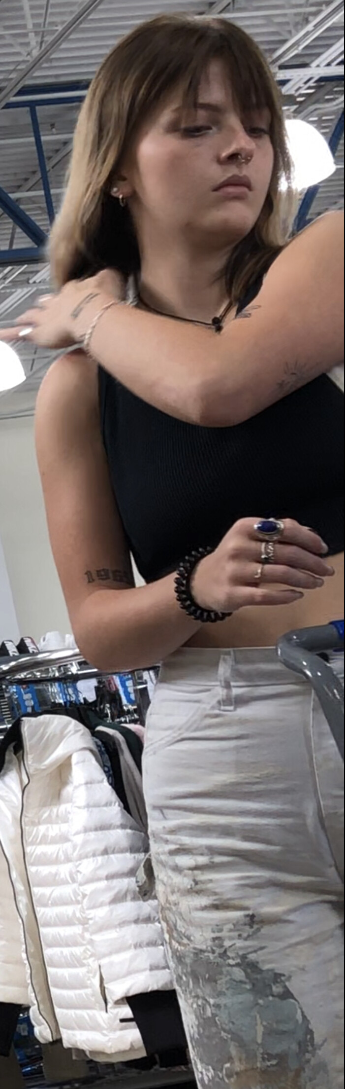 White jeans busty thot and a bonus string peek - Tight Jeans - Forum