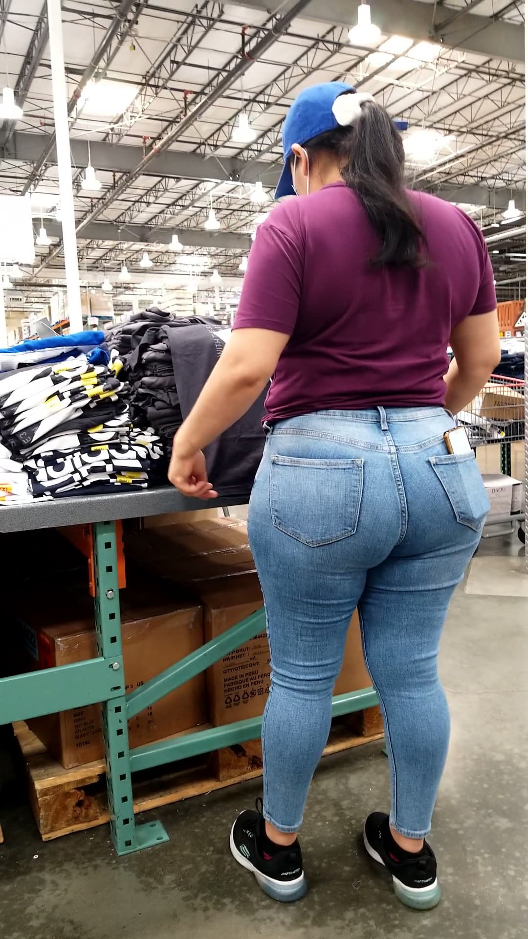 Nice And Round Matured Latina Showing Huge Ass Tight Jeans Forum