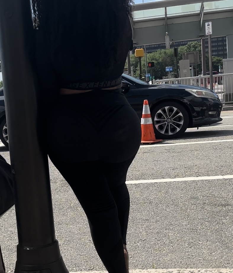 Ebony BBL from airport series ( OC ) - Spandex, Leggings & Yoga Pants ...