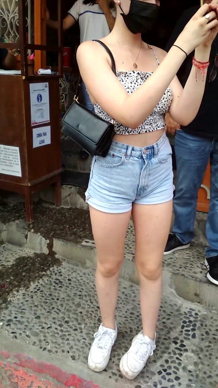 Tourist girl in tight short shorts (VPL) - Short Shorts & Volleyball - Forum