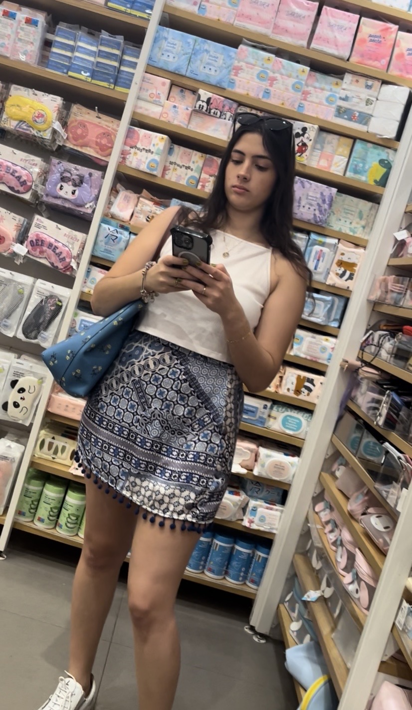 Preppy white mexican girl looking so pretty in her preppy outfit ...