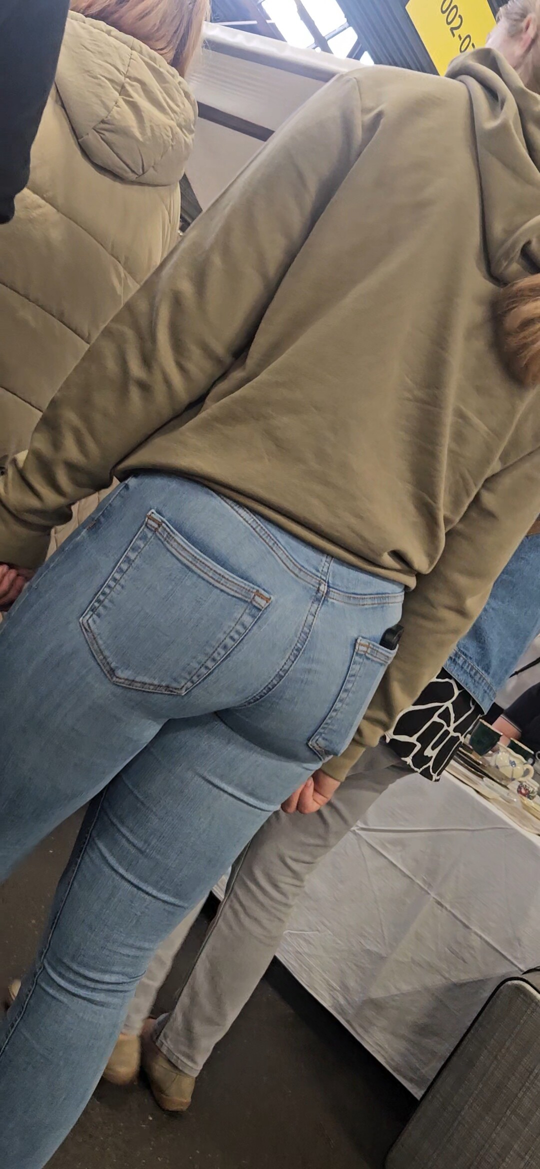 😛😛😛 cute tight ass in light blue jeans OC - Tight Jeans - Forum