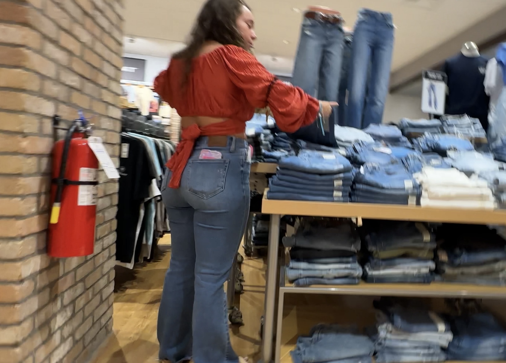 Thick white girl buckle employee - Tight Jeans - Forum