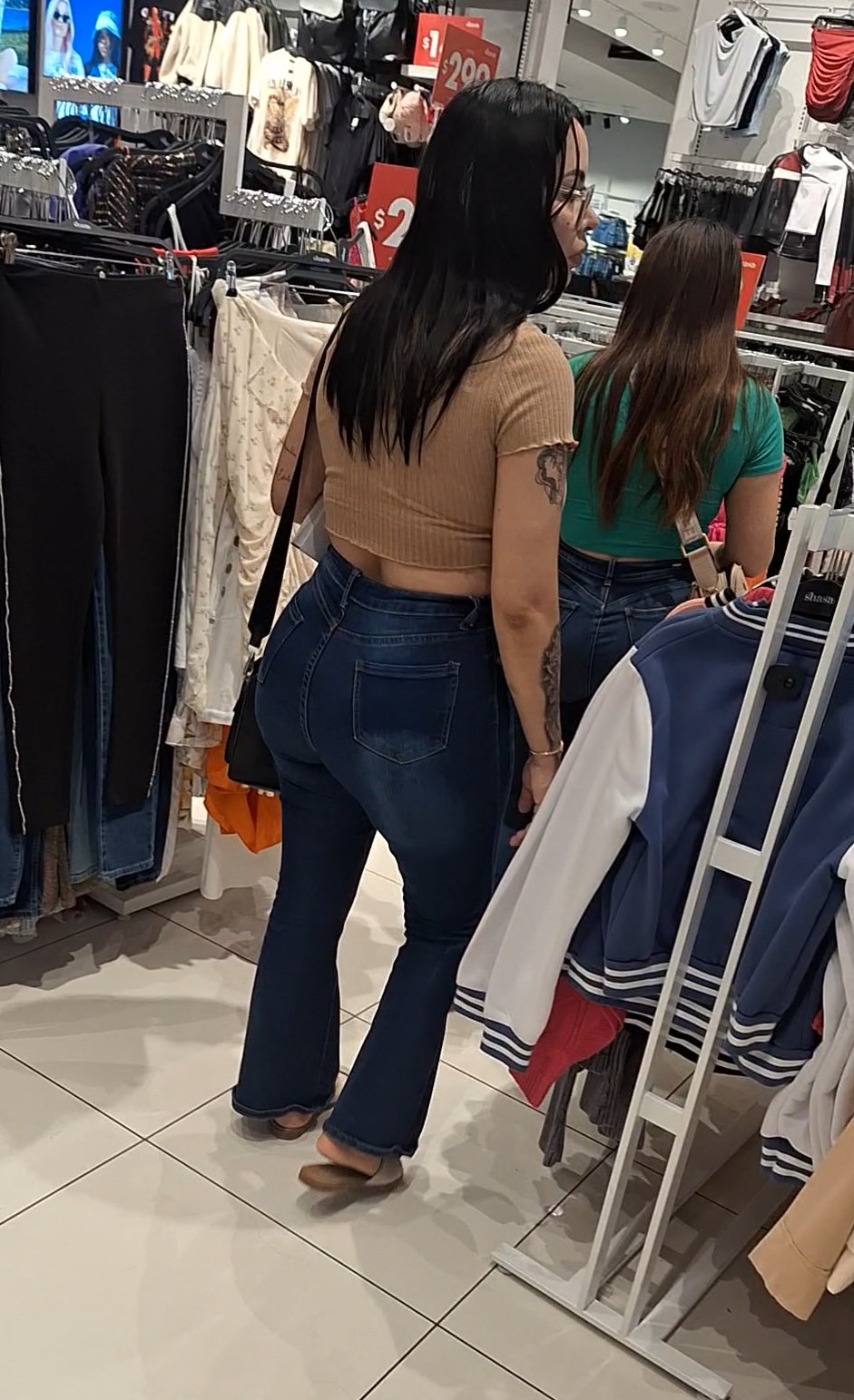 Two big culos latinos, mom and her girl, pair of mamasitas [oc] - Tight Jeans - Forum