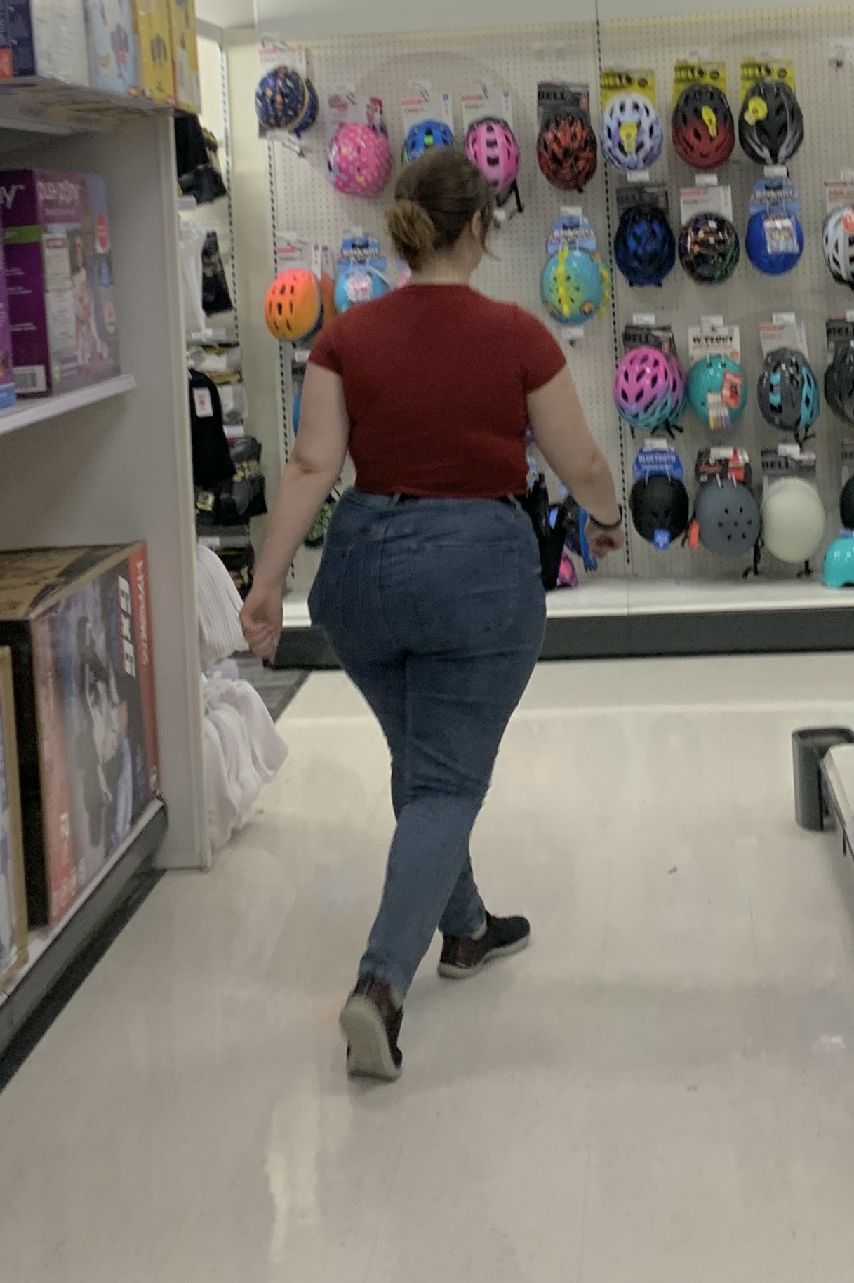 Thick target employee - Tight Jeans - Forum