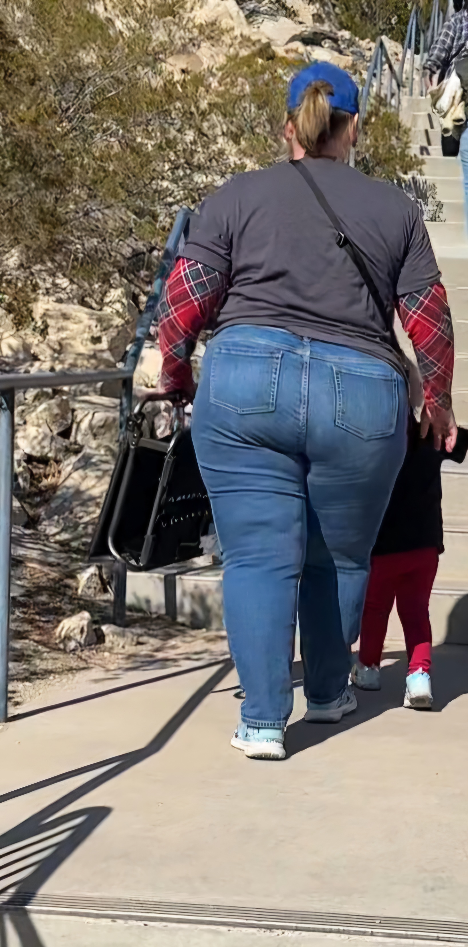 White BBW Mom with big, dumpy ass - Tight Jeans - Forum