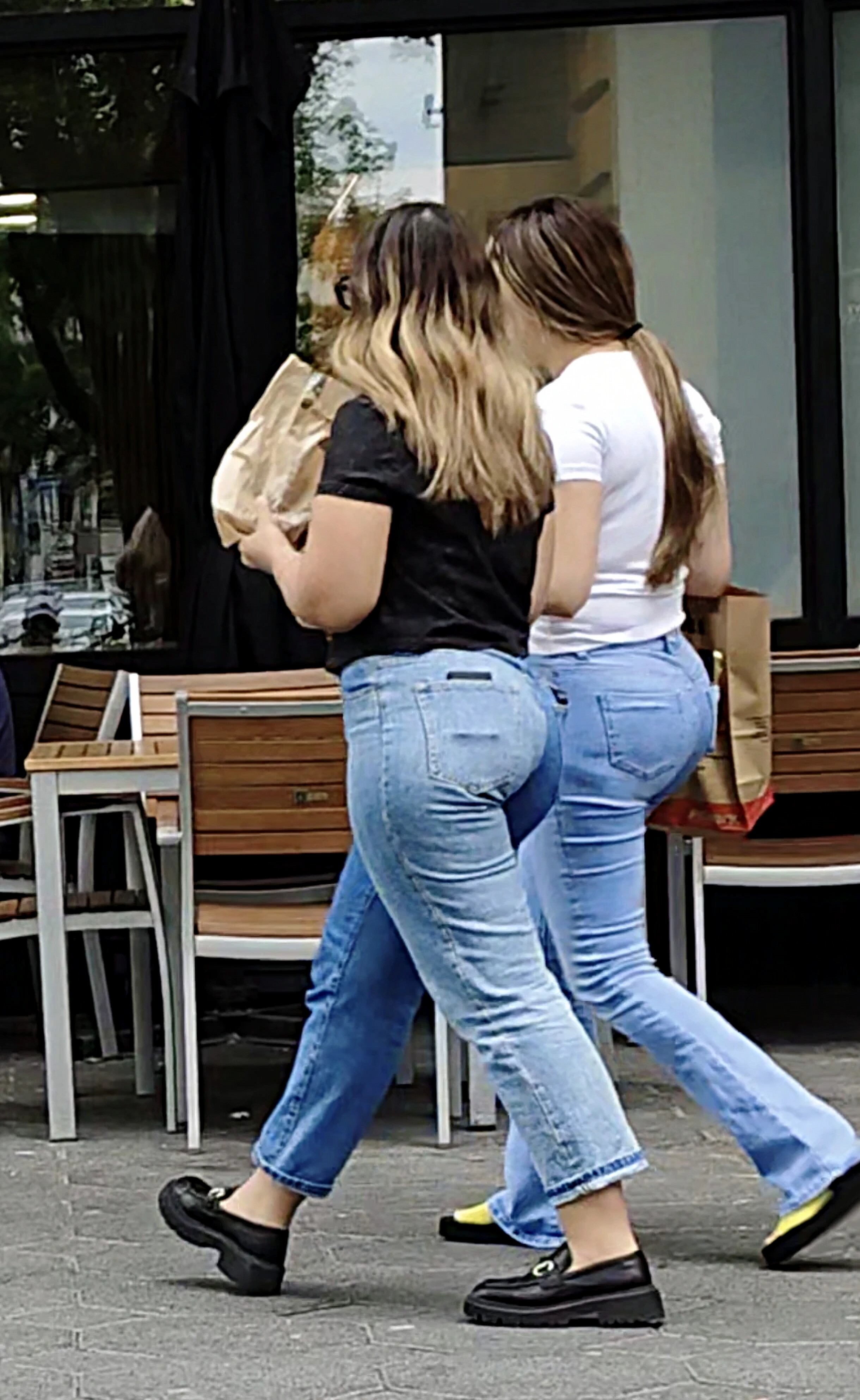 Two Arabic Moroccan girls big ass tight jeans (OC) - Tight Jeans - Forum