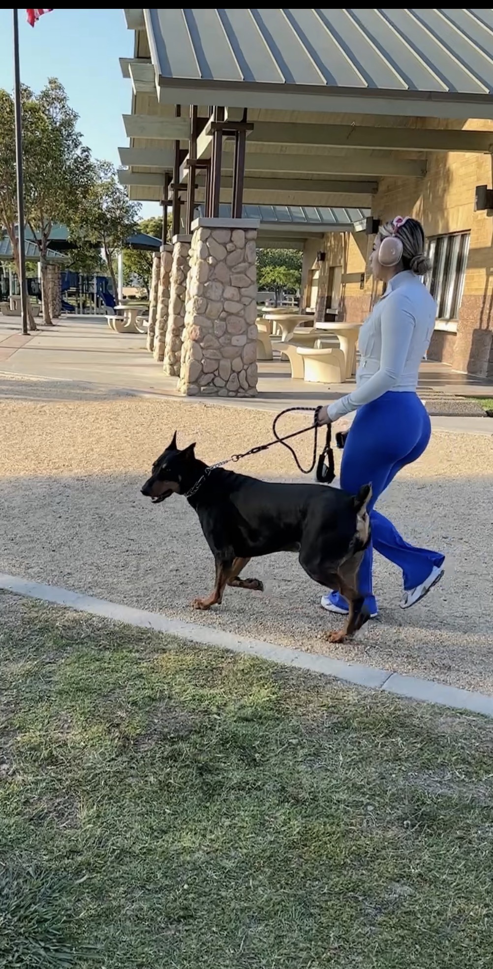 LATINA BBL BEAUTY JOGGING IN FLARES OC🔥 - Spandex, Leggings & Yoga ...