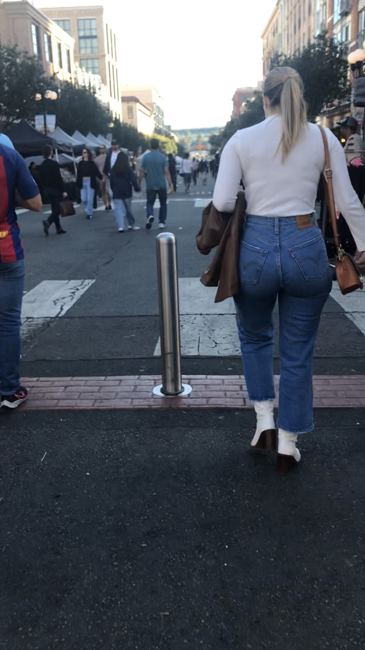 Capping someone’s Juicy PAWG Girlfriend 🍑 🤤 - Tight Jeans - Forum