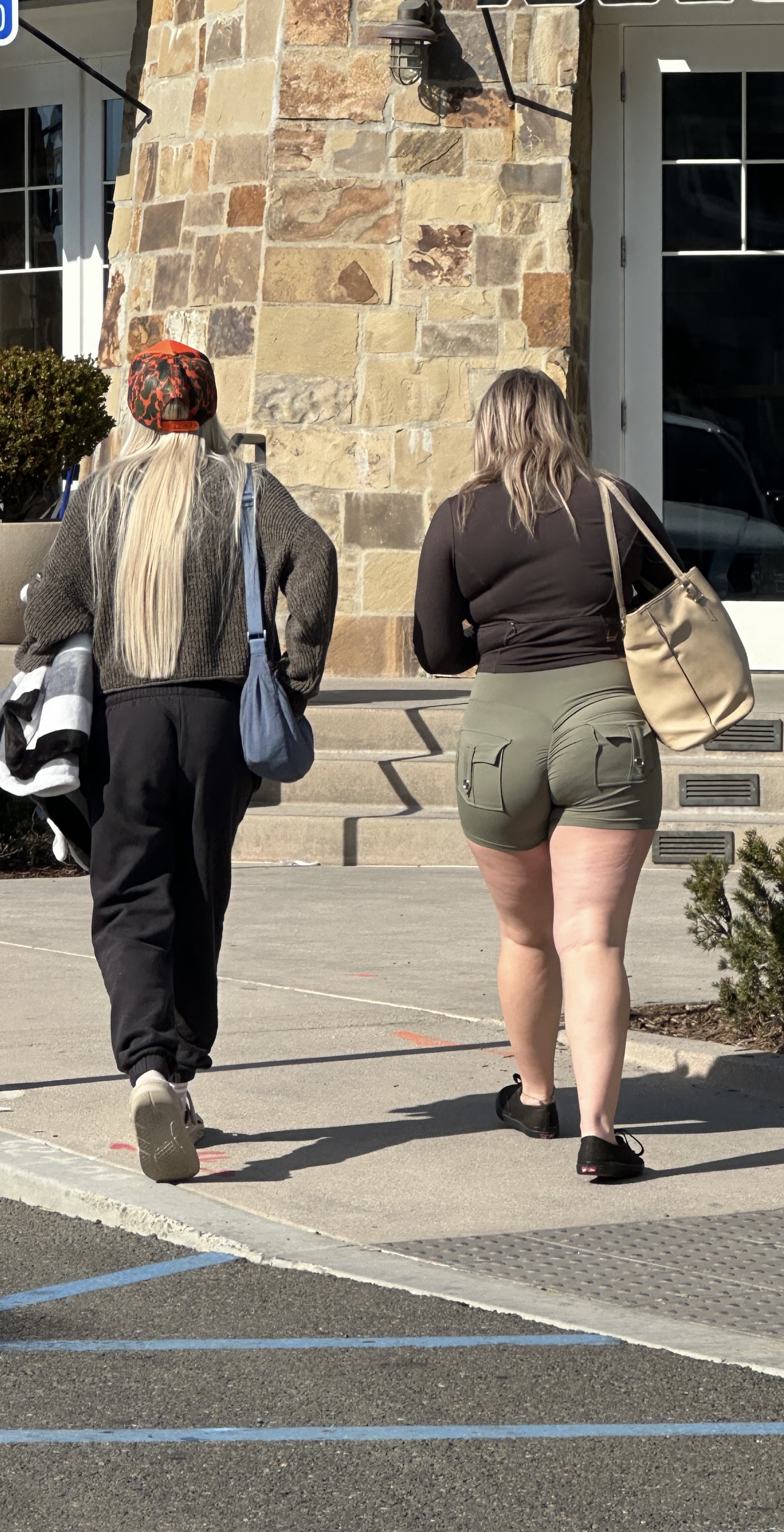 Pawg Walking Green Shorts Spandex Leggings And Yoga Pants Forum