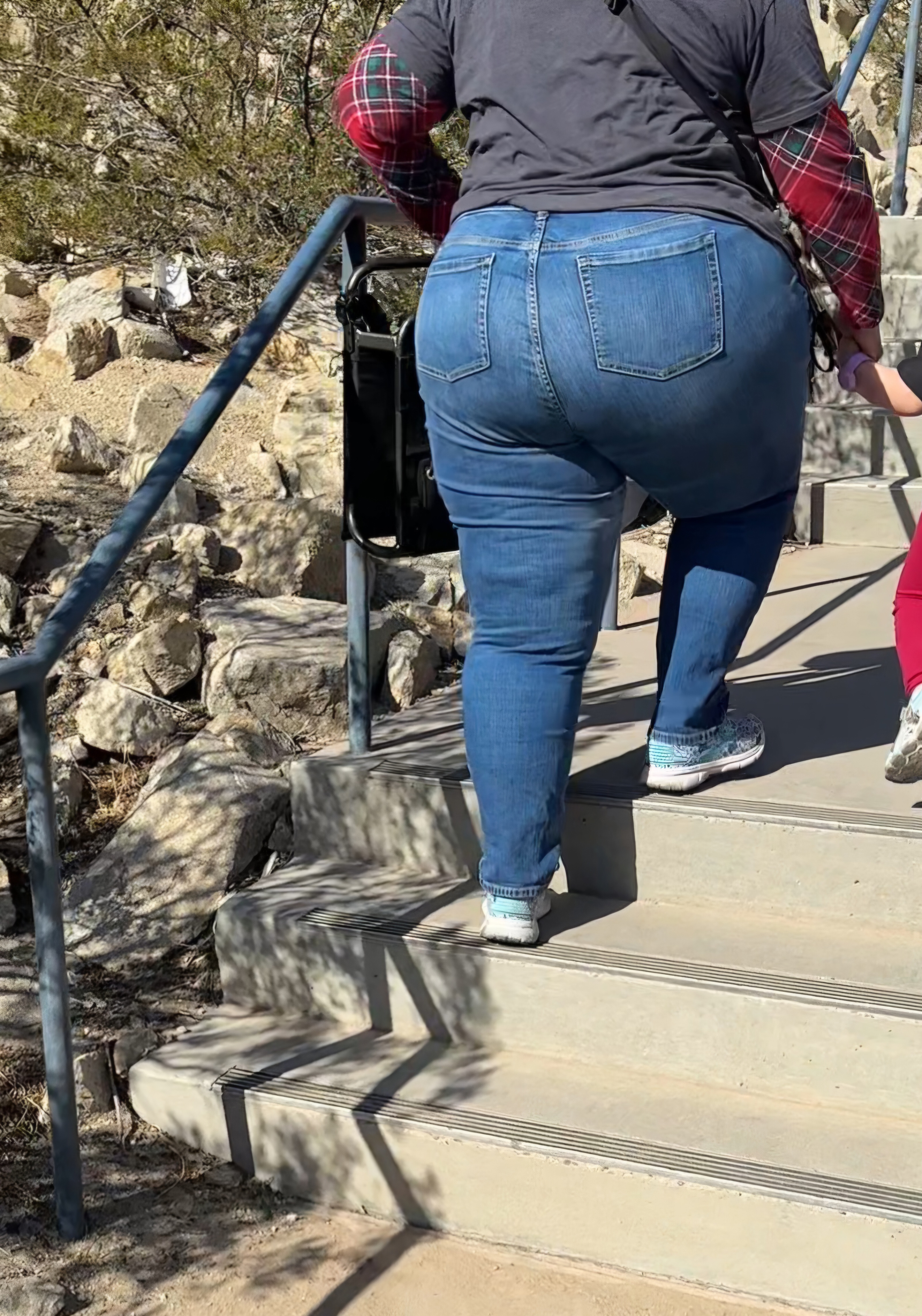 White BBW Mom with big, dumpy ass - Tight Jeans - Forum