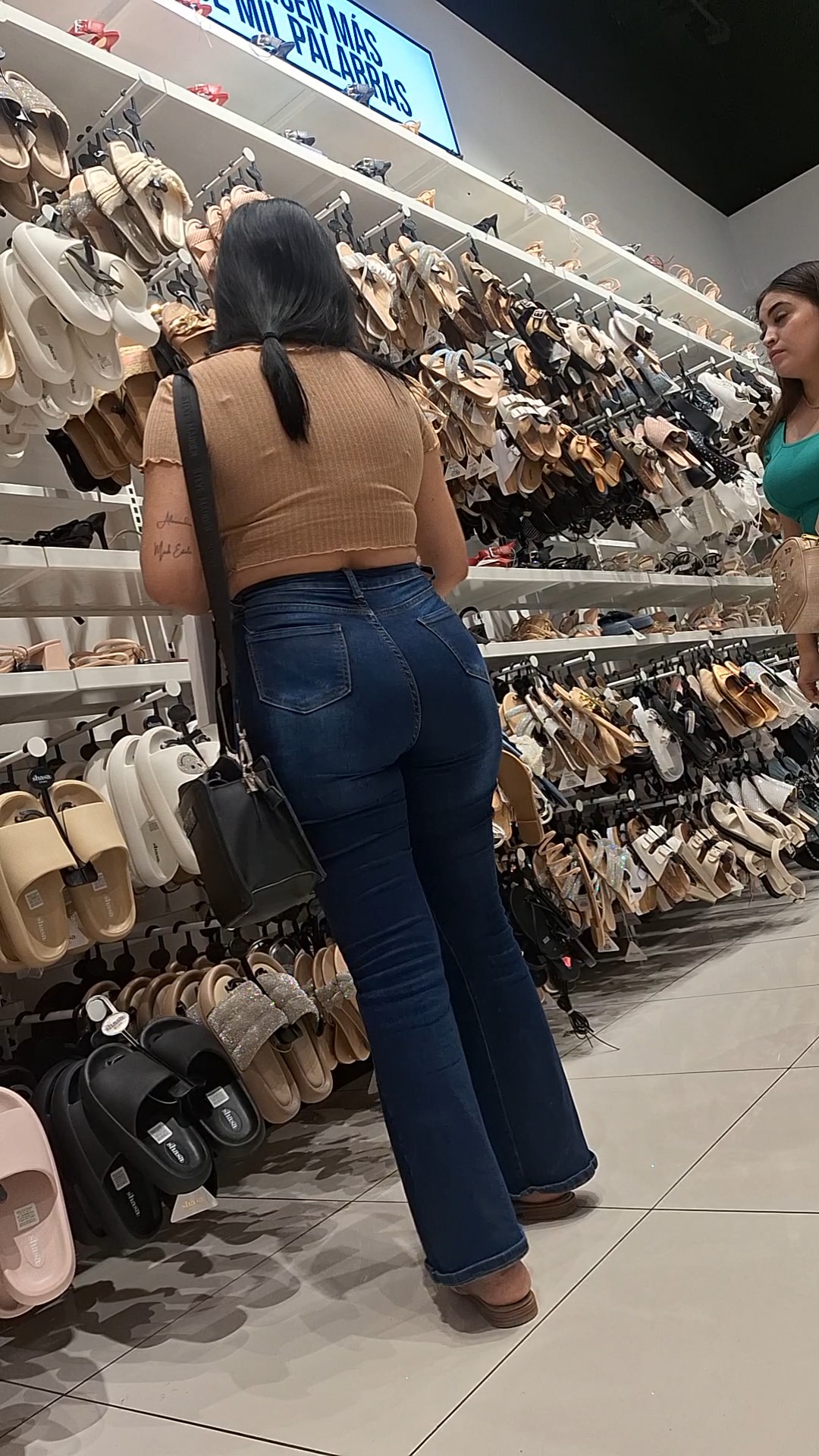 Two big culos latinos, mom and her girl, pair of mamasitas [oc] - Tight Jeans - Forum