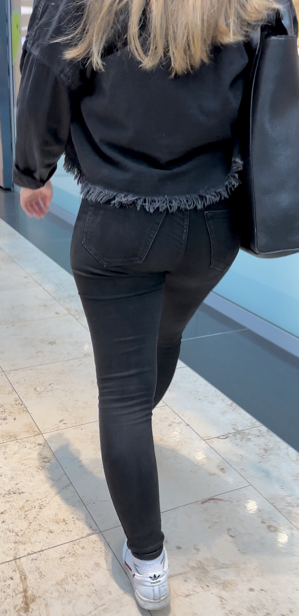 German Escalator Girl Oc 🇩🇪 Tight Jeans Forum