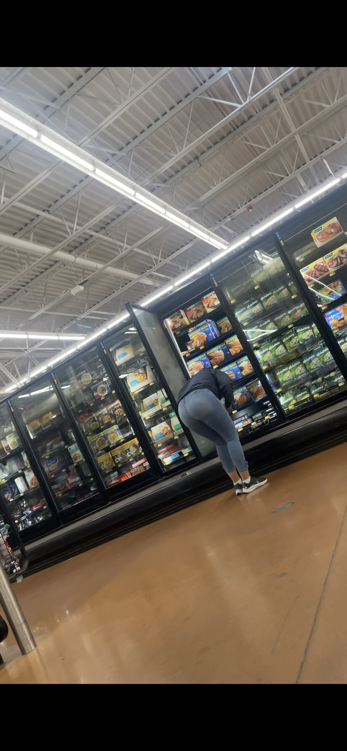 Phat Ass Latina in Tight Jeans OC - Tight Jeans - Forum