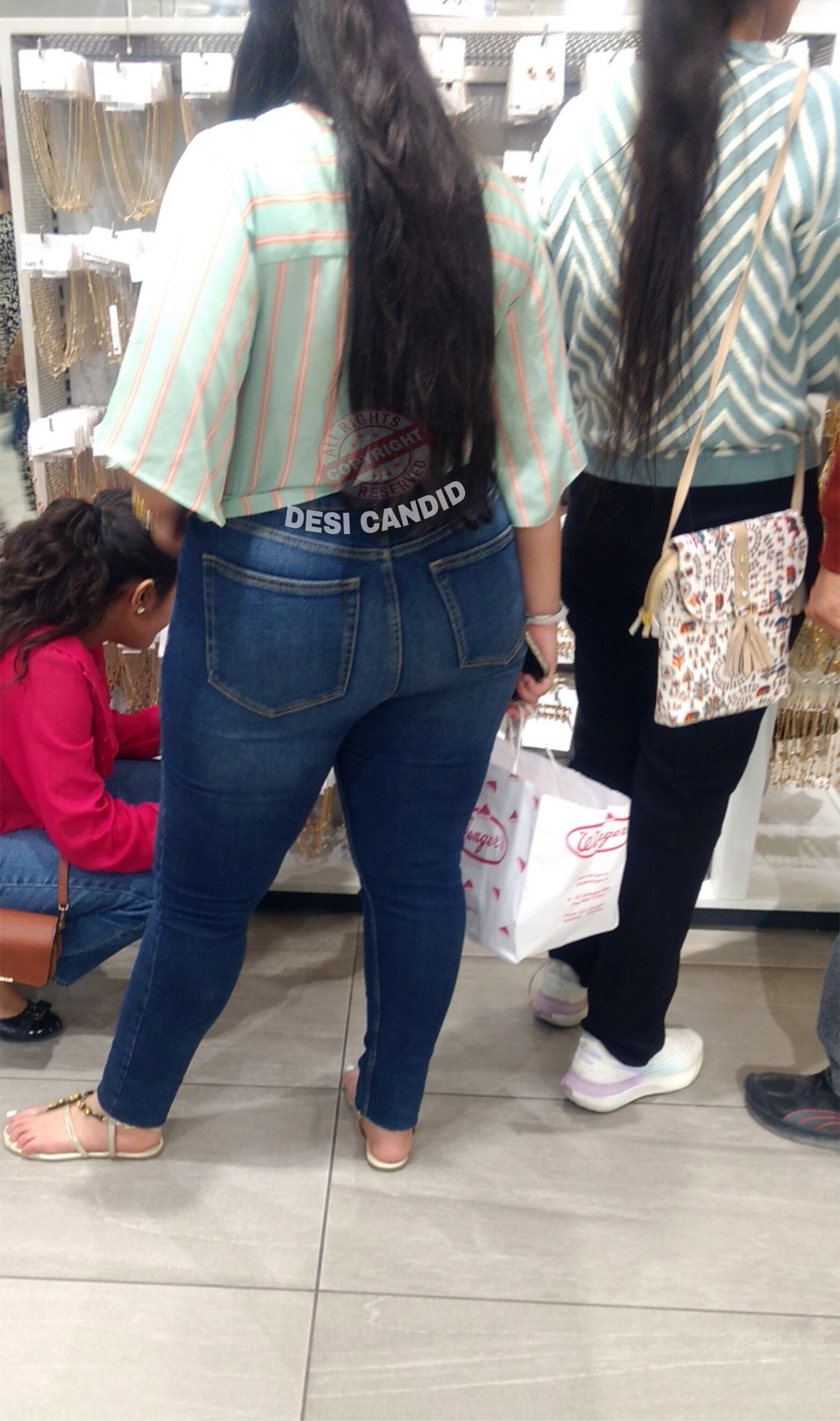 (OC) INDIAN BIG ASS CURVY GIRL SPOTTED IN TIGHT DENIM JEANS - Tight ...