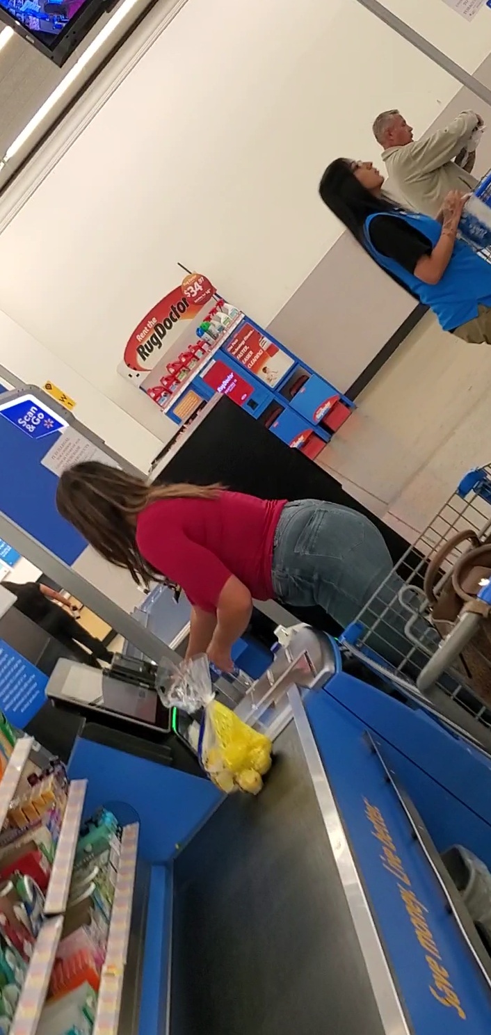 WHO KNOWS IF ILL EVER SEE THIS WOMAN AGAIN 😮‍💨😮‍💨 - Spandex, Leggings ...