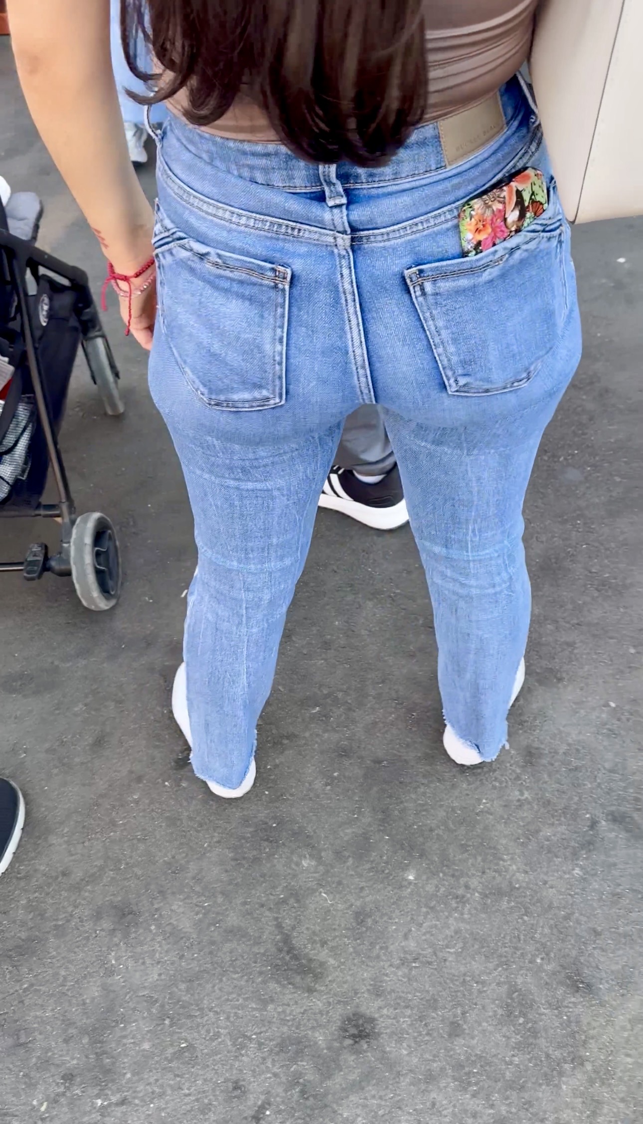 One Of My Best Caps In A While: A Tight Latina OC - Tight Jeans - Forum