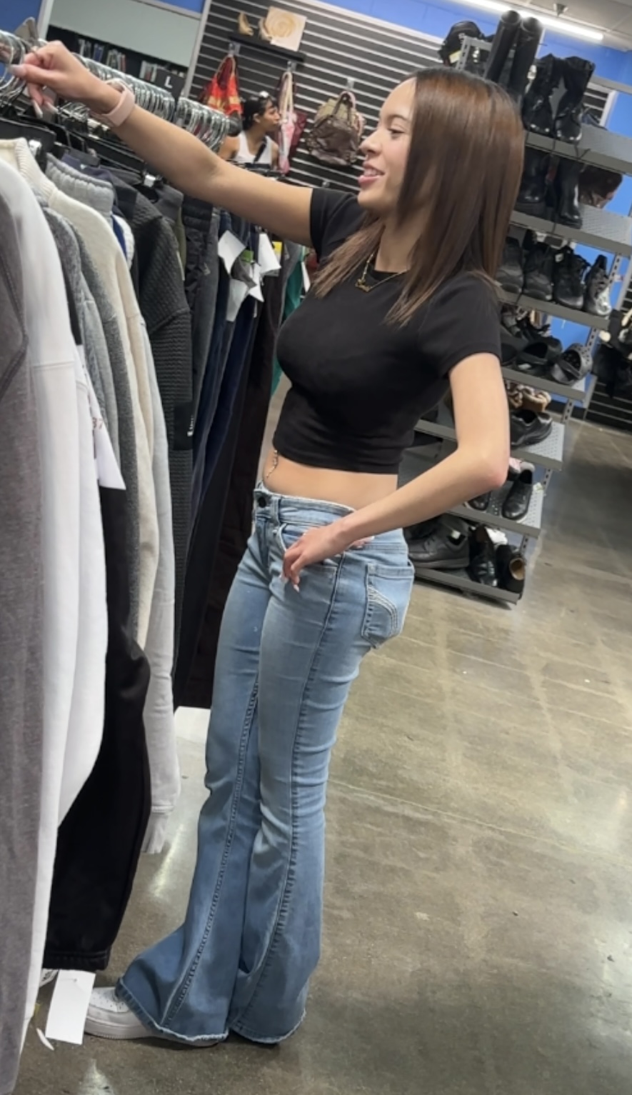 Petite Asian ho showing off tramp stamp & bubble butt - Tight Jeans - Forum