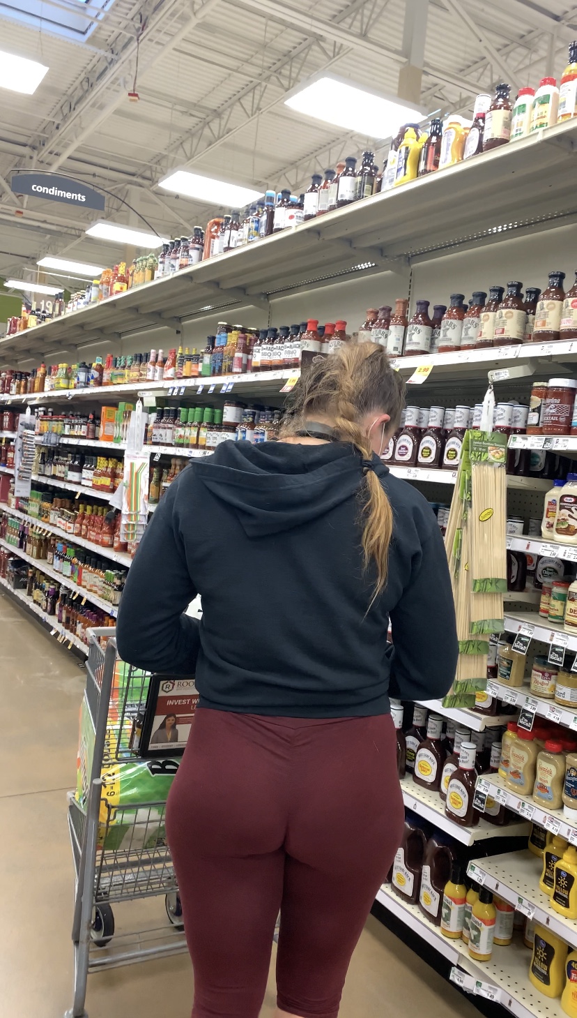 Thick blonde in red leggings - Spandex, Leggings & Yoga Pants - Forum