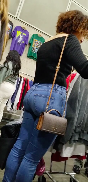 Nice Bubble Booty in Tight Jeans! - Tight Jeans - Forum