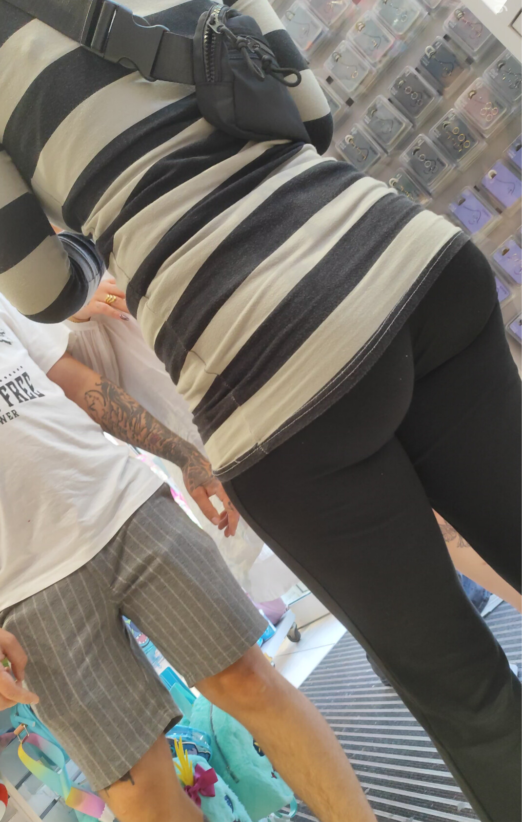 Cute bubble on Emo chick. 🍑 oc - Spandex, Leggings & Yoga Pants - Forum
