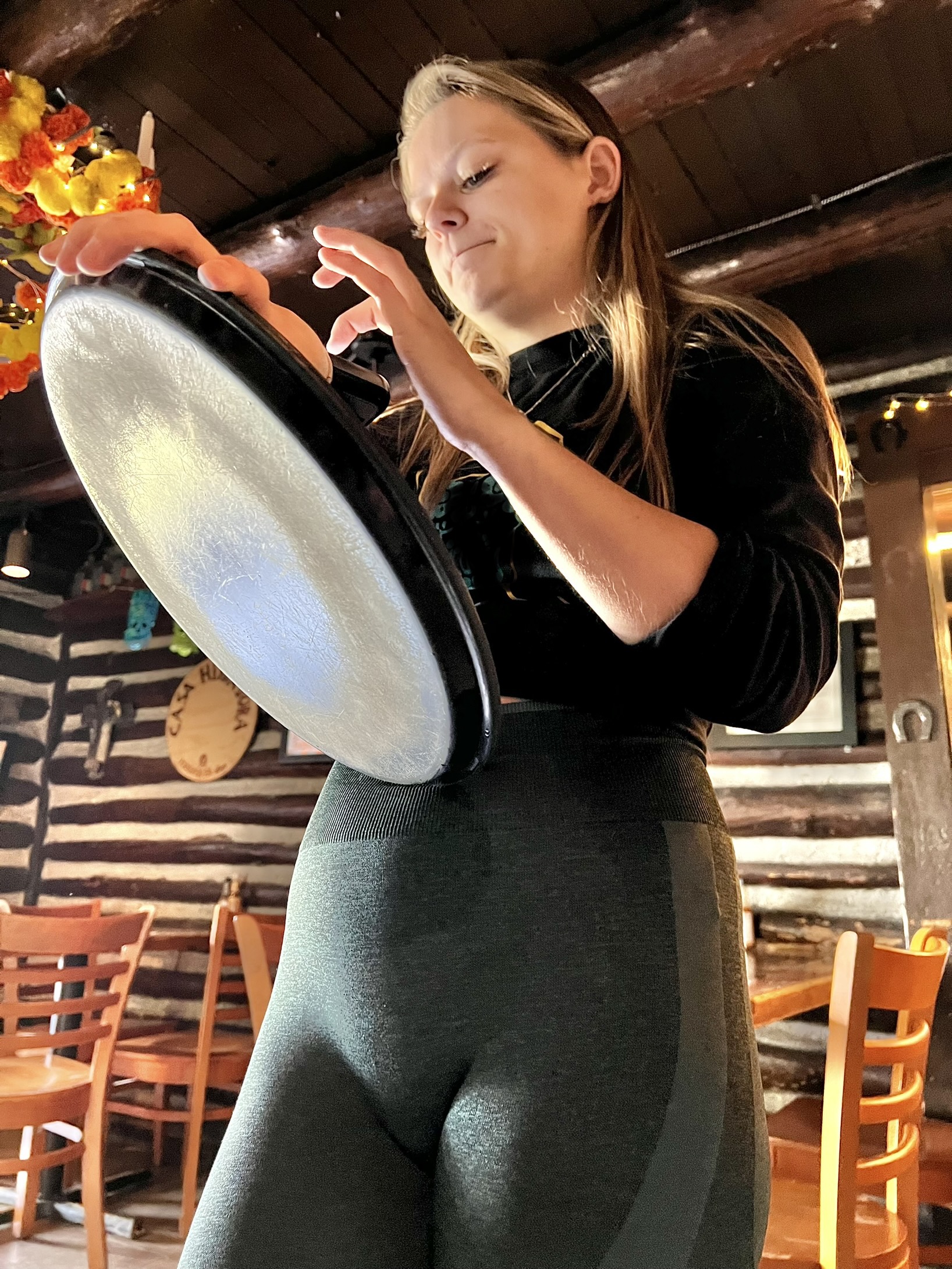 Server showing off tight tummy in leggings - Spandex, Leggings & Yoga Pants - Forum