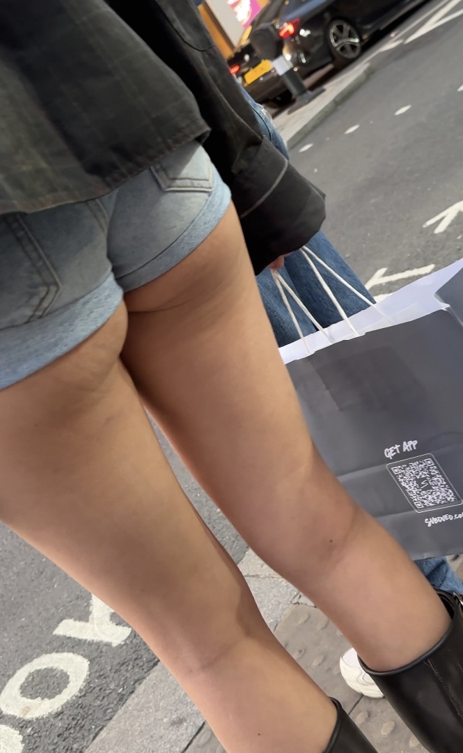 Asian showing off her sweet cheeks in short shorts OC - Short Shorts & Volleyball - Forum