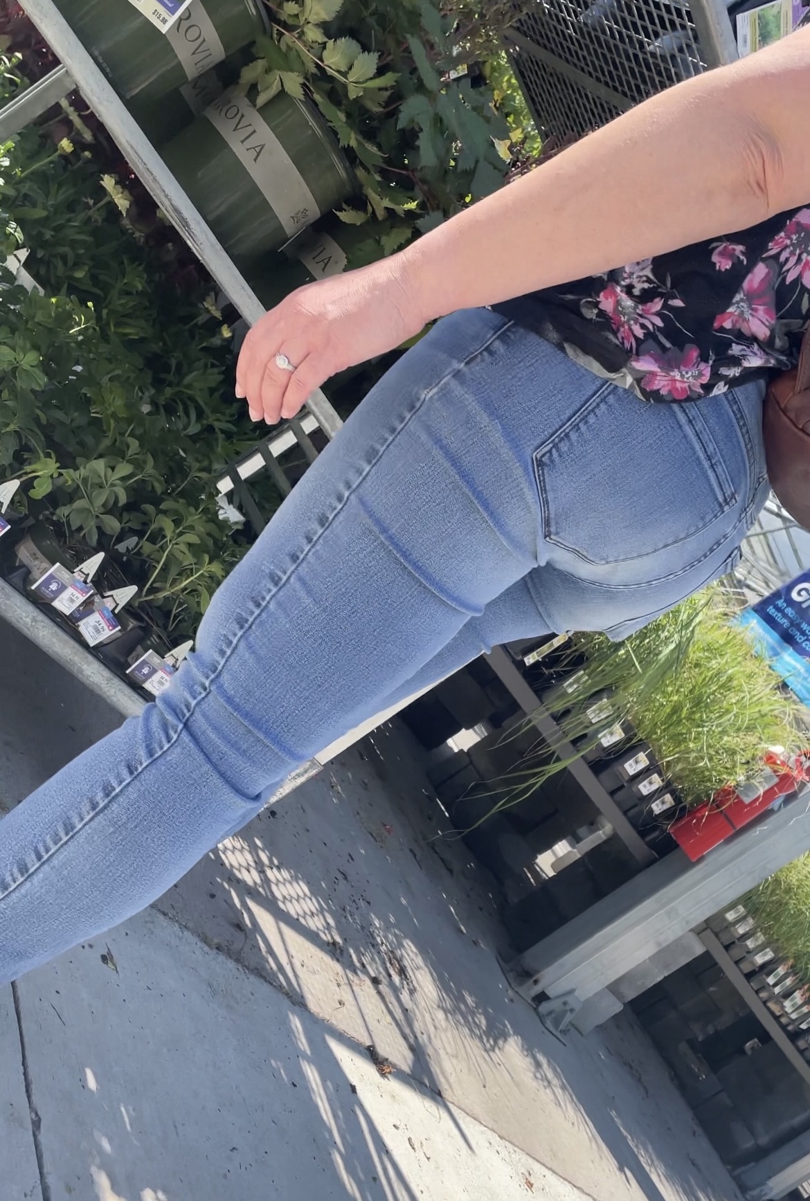 Juicy Ass Milf With Wide Hips Oc Tight Jeans Forum