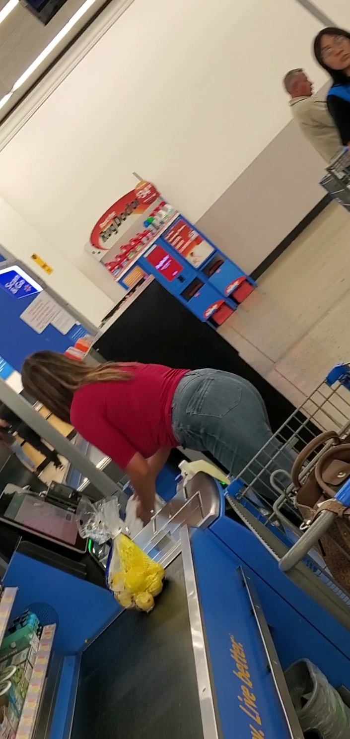 WHO KNOWS IF ILL EVER SEE THIS WOMAN AGAIN 😮‍💨😮‍💨 - Spandex, Leggings ...