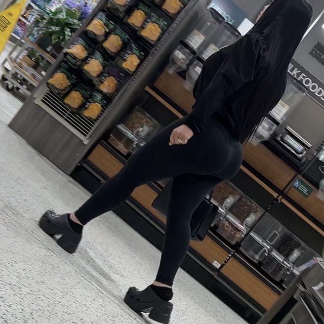 Unreal Latina baddie BBL Hourglass Figure - Spandex, Leggings & Yoga ...