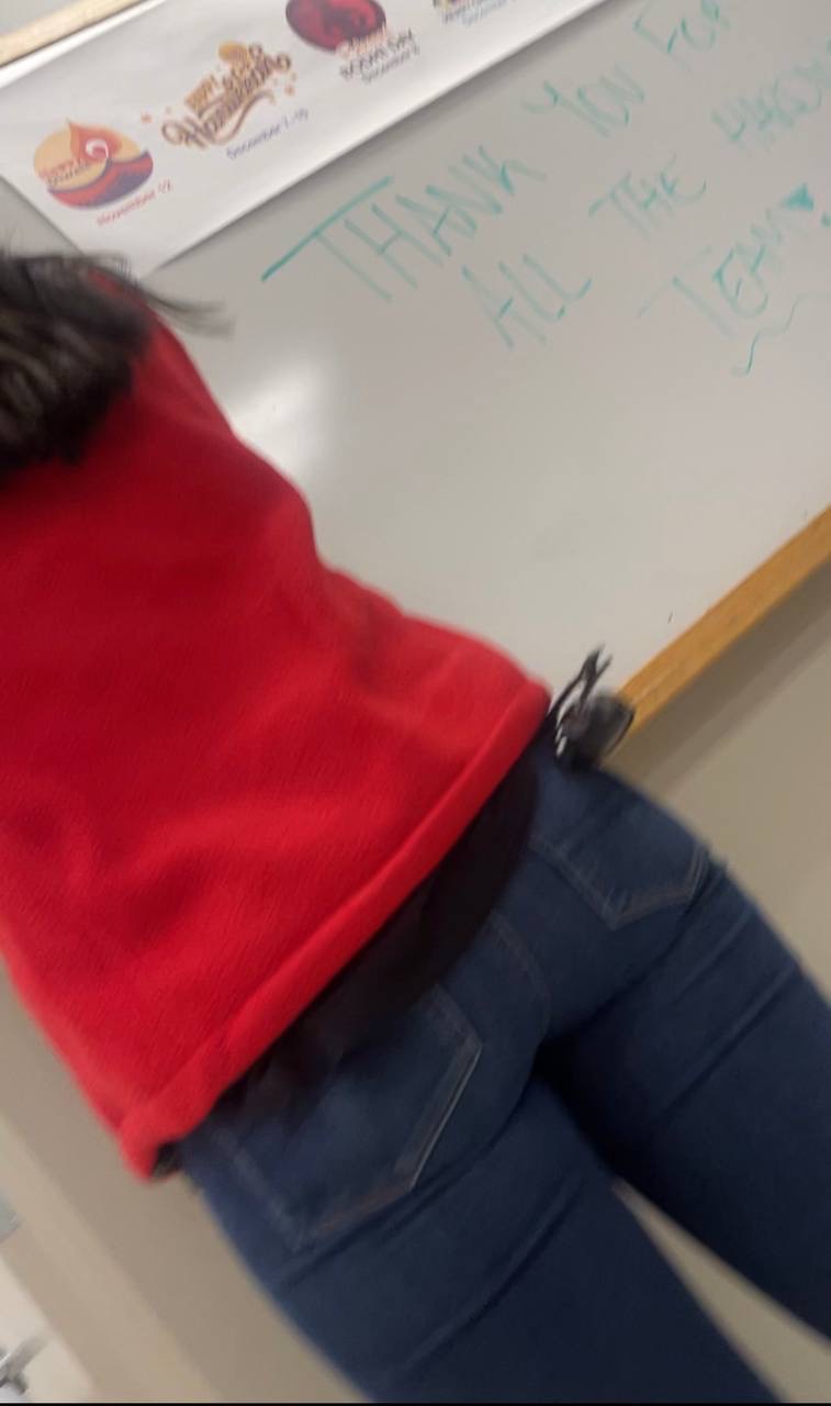 Cute Target employee showing off her nice ass - Tight Jeans - Forum