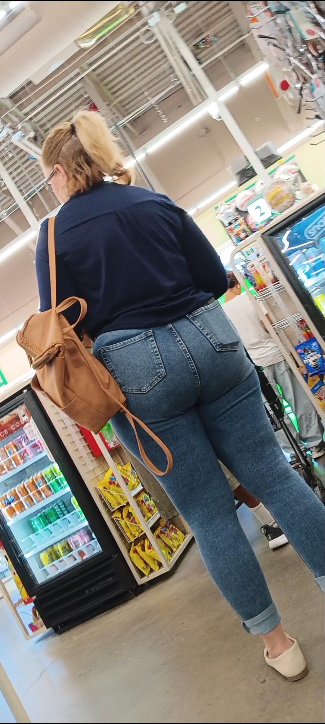 Absolute Stunner Milf Pawg Booty In Tight Jeans With VPL! (OC) - Tight Jeans - Forum
