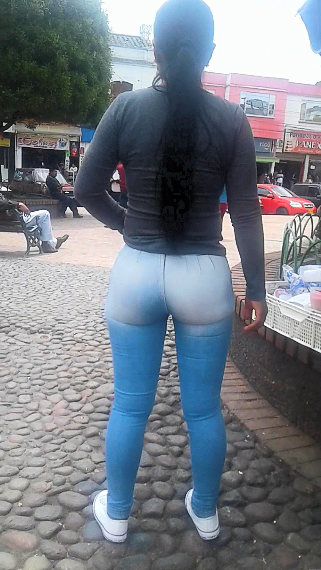 🍑 Rico culito apretadito en jeans ajustados 🍑 - Tight Jeans - Forum