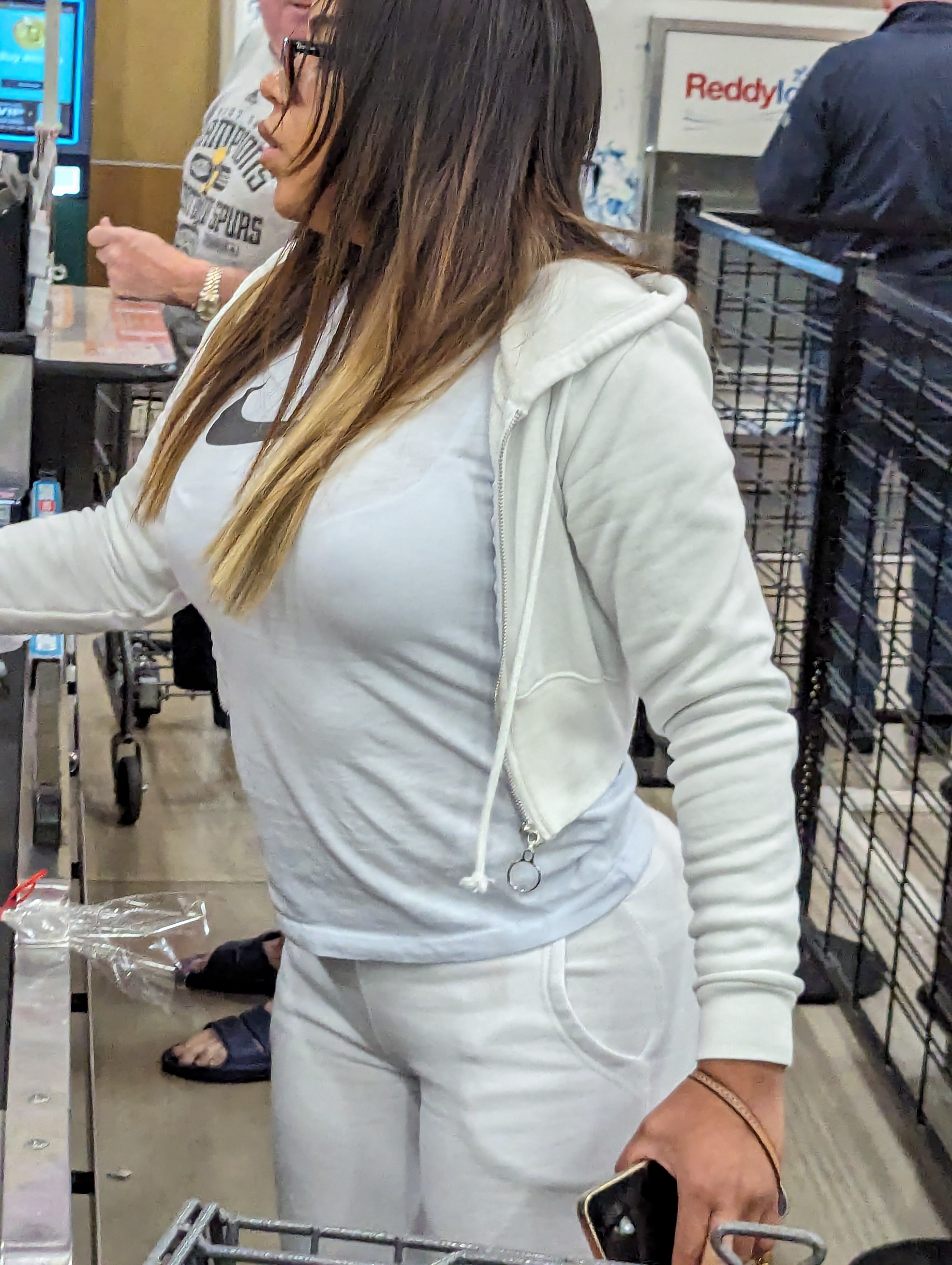 Curvy chick in all-white outfit with sexy vpl - Spandex, Leggings & Yoga Pants - Forum