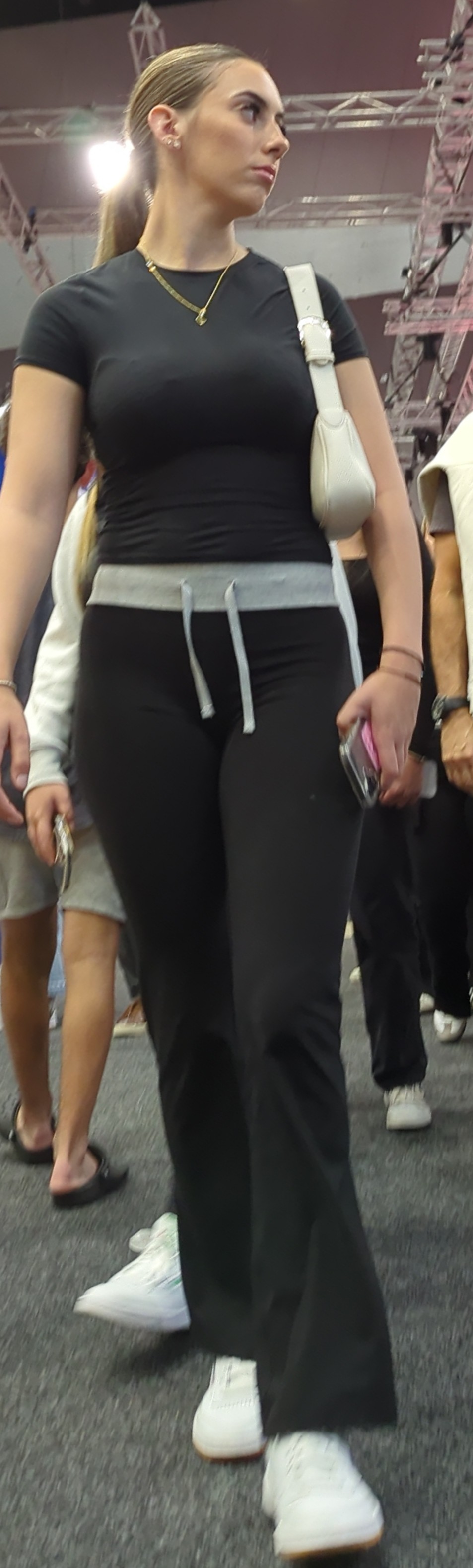 Top 50 Aussie babes from the Melbourne Motor show OC - pick your fav ...